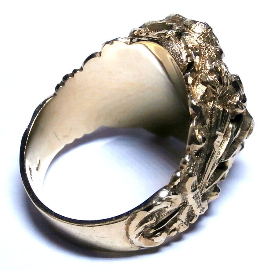 Antique Military armorial ring N578A | ANTIQUES.CO.UK